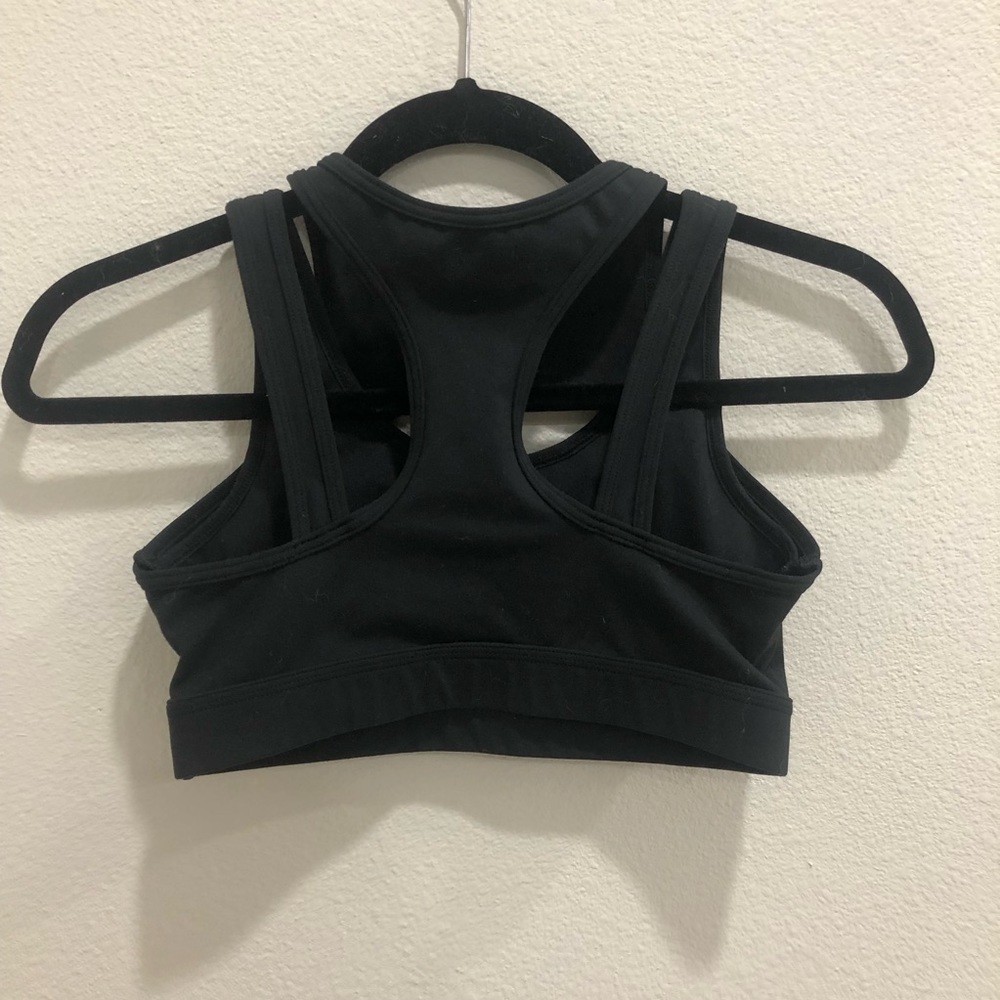 Alphalete Black Surface Keyhole Bra - Gem